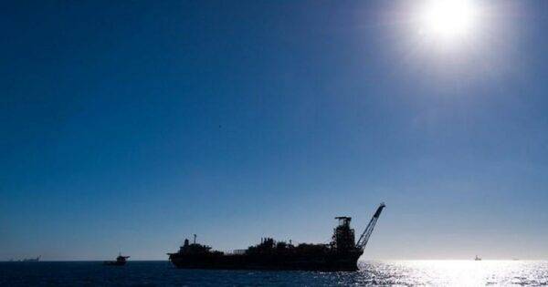 Petrofac hires ship for Northern Endeavour FPSO gig - Decom Mission